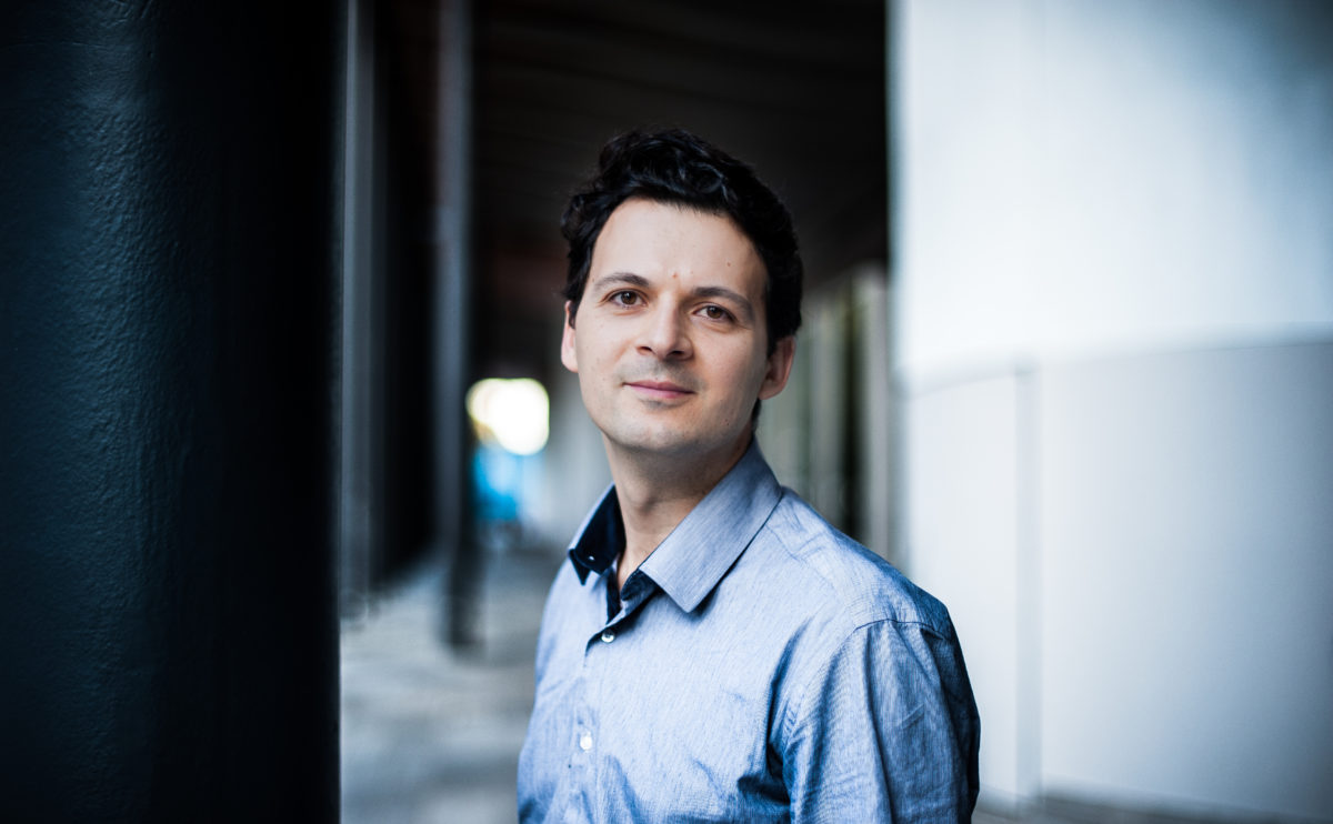 Reza Moghaddassi : la méditation au-delà de la raison et des mots ...